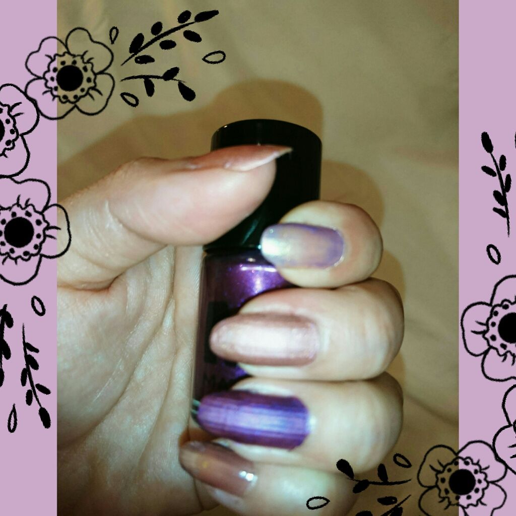 Pa Nail Collective・セリア・u R Glamのマニキュアを使った口コミ 🌼atマットネイルエナメル14ベージュを塗ります☺