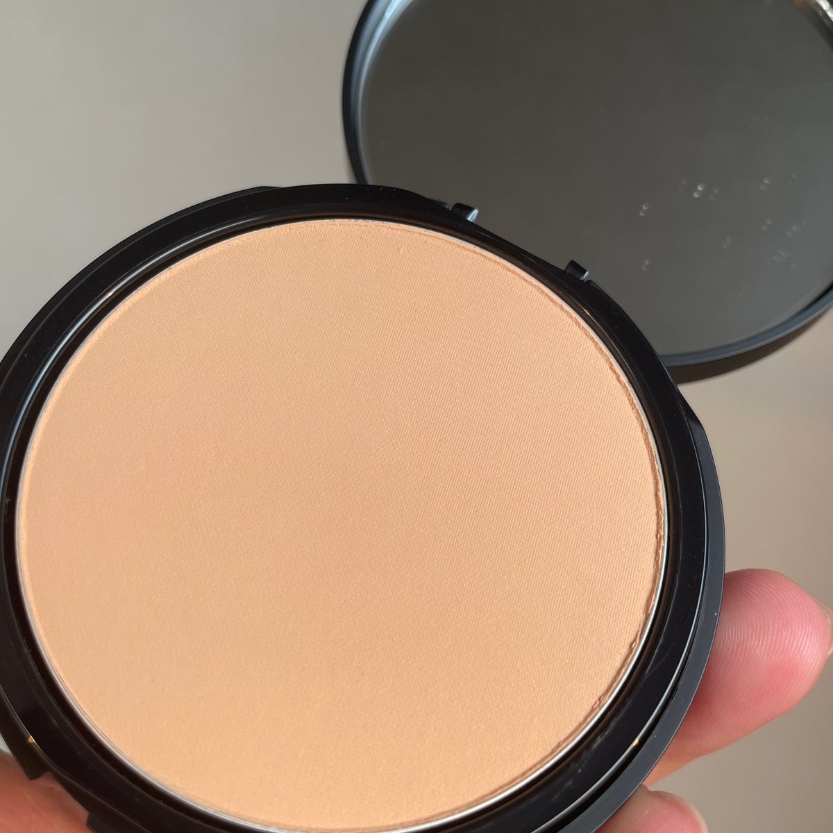 ベアプロ 16hr パウダー ファンデーション|baremineralsの色味は?色選びの参考になる口コミ 【つけないより肌に良い。ベア