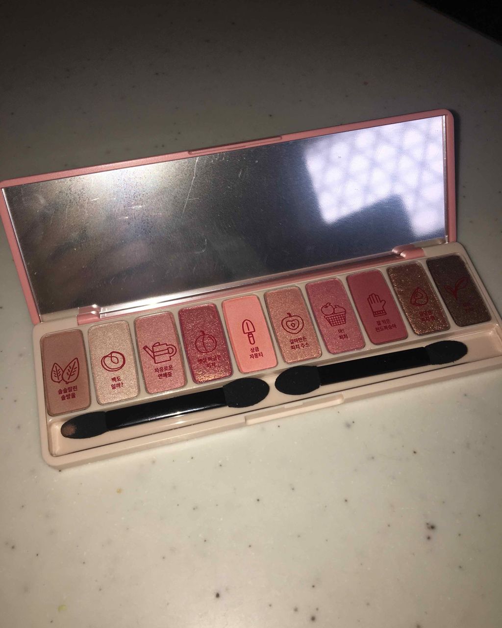プレイカラー アイシャドウ|etudeを使った二重メイクのやり方 イエベ春におすすめのパウダーアイシャドウ! 今回はエチュードハウスの