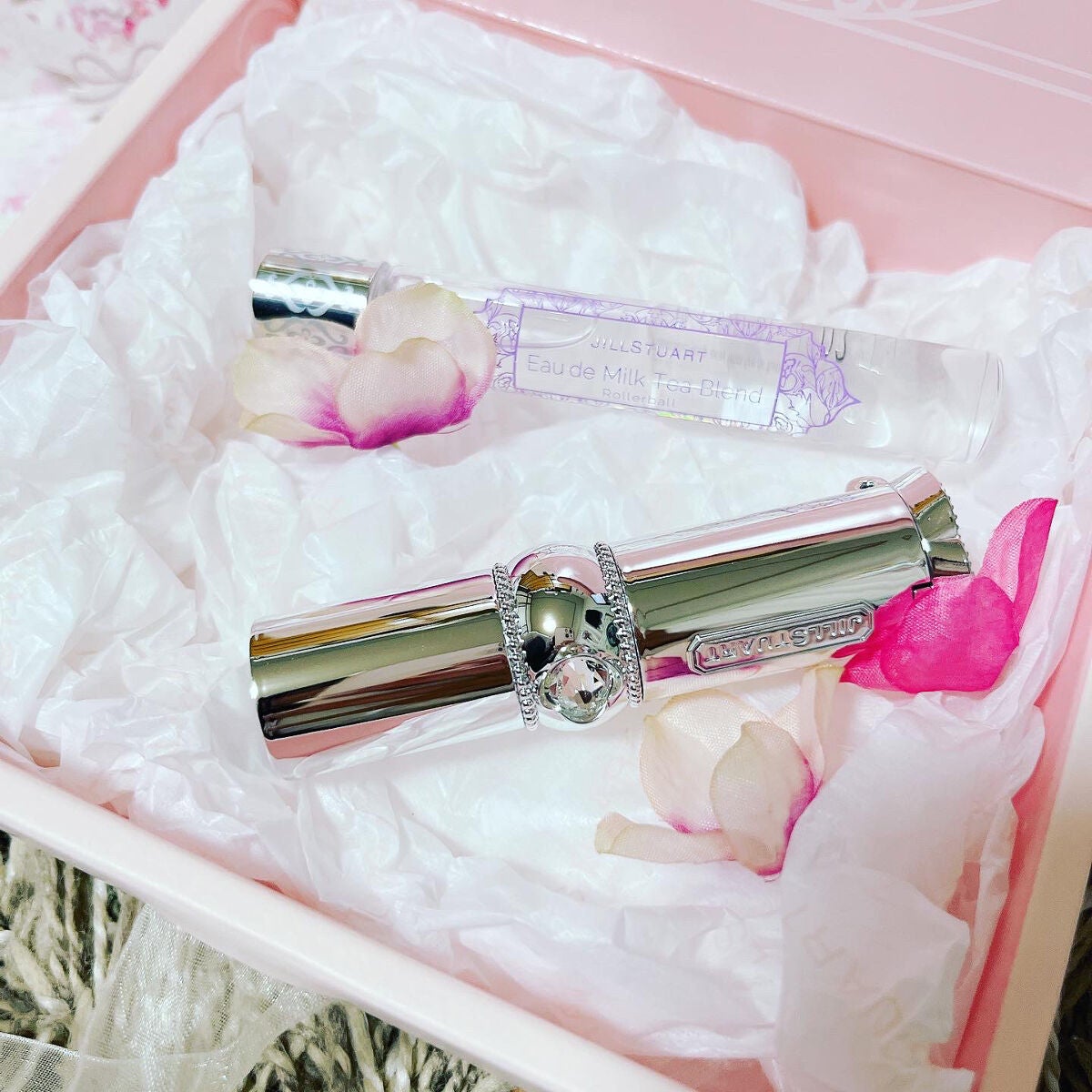 ルージュ リップブロッサム|jill Stuartを使った口コミ 「💄🌸 ジルスチュアート 💄のケースには小さな鏡がついてるし 」 By