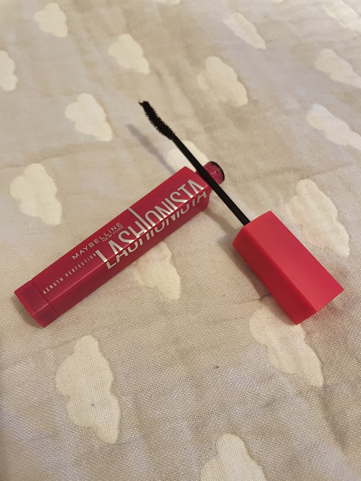 ラッシュニスタ N 01 ブラック|maybelline New Yorkの口コミ「 ブラシが細くて下まつ毛に塗りやすいです😊 」 By