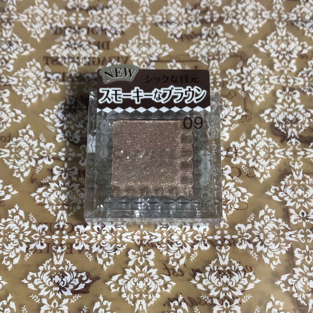 【限定パウダーアイシャドウ】シングルカラーアイシャドウ 09 グレイッシュブラウン|cezanneの口コミ「ブルベ冬におすすめのパウダー