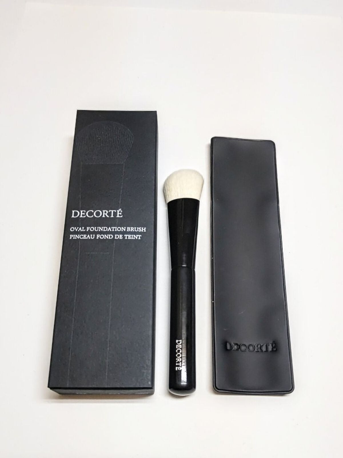オーバル ファンデーション ブラシ|decortÉの使い方を徹底解説 小田切ヒロさんが 「今期のリキッドファンデはこれ一択」という By