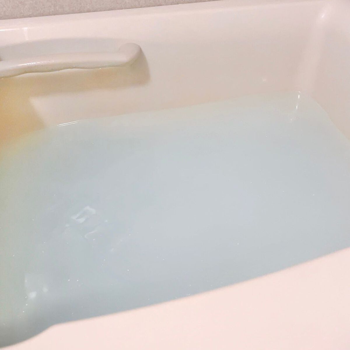 【限定入浴剤】エモリエントバスオイル <モイスチャーリッチ>|ファンケルの効果に関する口コミ 数量限定・通販限定の入浴剤 お湯をやわら