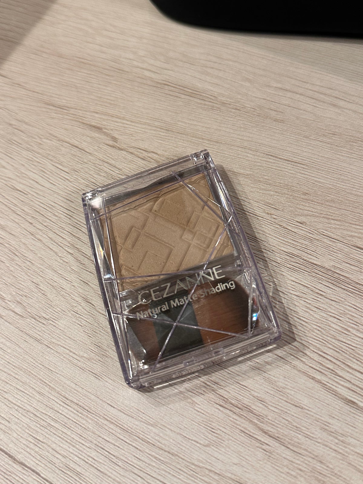ナチュラルマットシェーディング|cezanneの使い方を徹底解説 【使った商品】 Cezanneナチュラルマットシェーディング『01