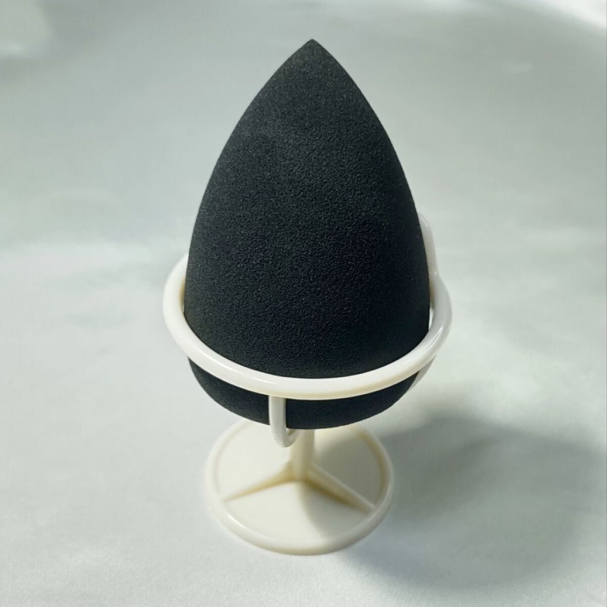 3dパフスタンド|セリアの口コミ 超優秀!100均で買えるおすすめ化粧小物! Seria セリア 3dパフスタンド By とまとまん混合