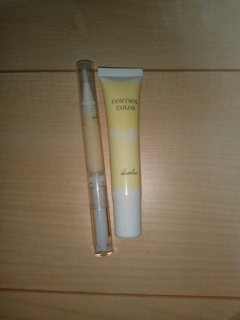 Dazzlin コントロールカラー|セリア他、1商品を使った口コミ キャンドゥでたまたま売っていたツイストペン By かちかし普通肌