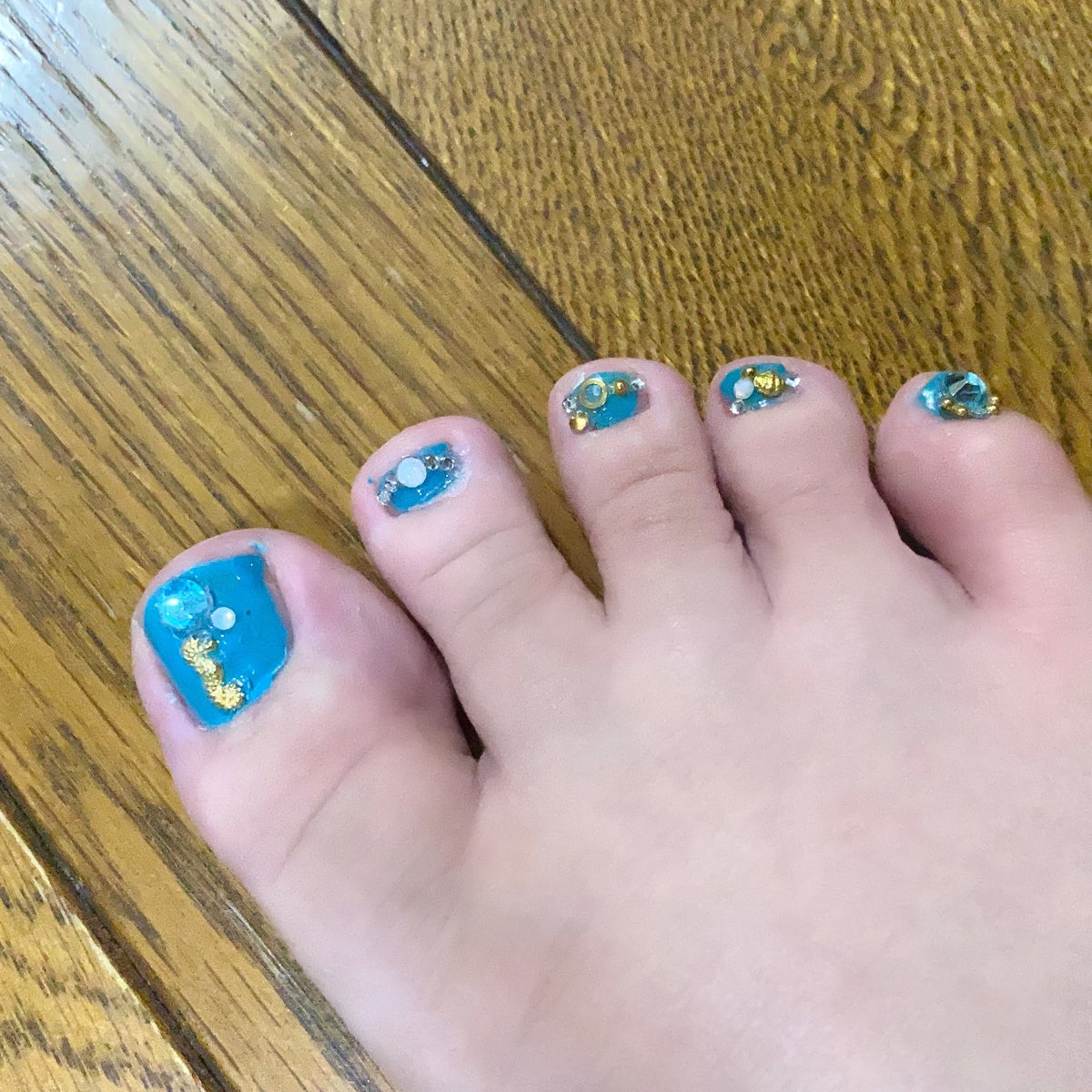 Somptueuxソンプチュー ネイルポリッシュ|daisoの口コミ 上手く撮れなかったけど、今のフットネイルです💅 By さゆみん♡