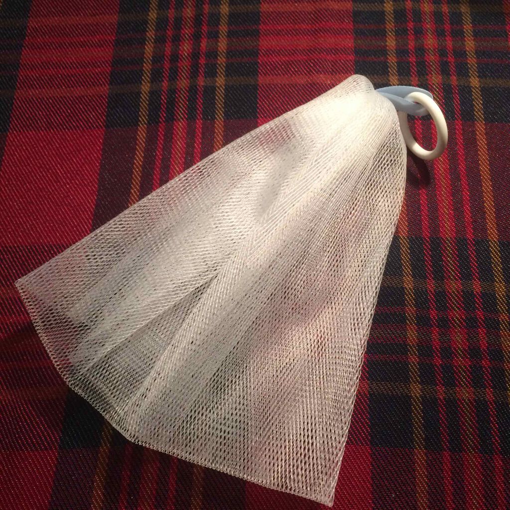 洗顔用泡立てネット|daisoの口コミ 超優秀!100均で買えるおすすめスキンケアグッズ!daiso 泡だてネット By おうめ(青梅