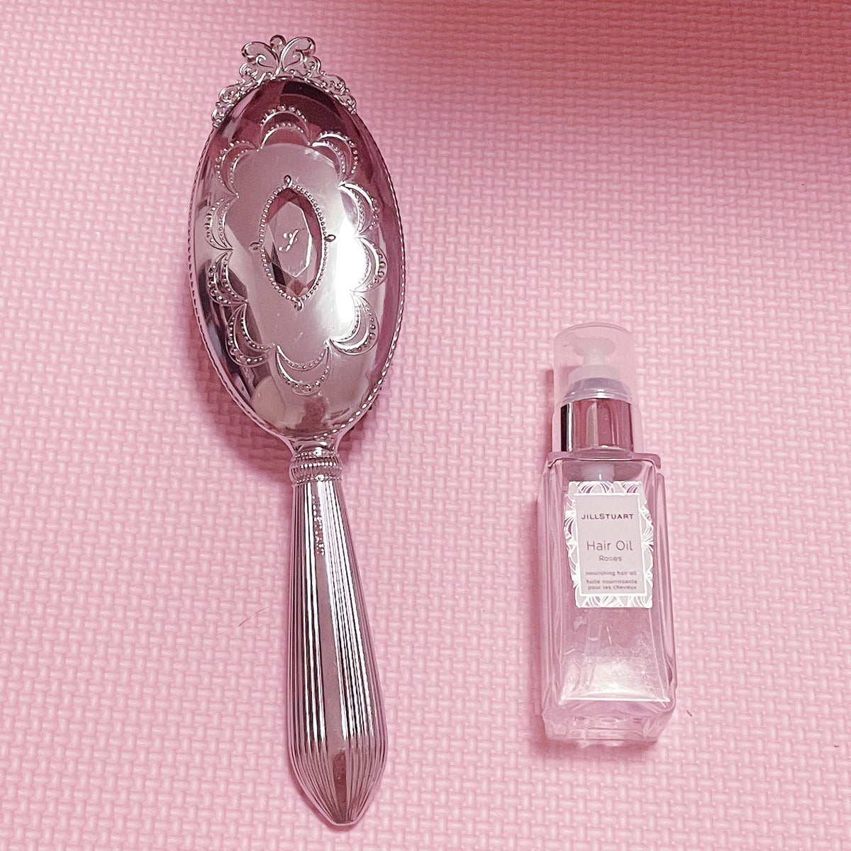 Jill Stuartのヘアケア・スタイリング ジルスチュアート ヘアオイル&ヘアブラシを使った口コミ Jill Stuart ヘアブラシと