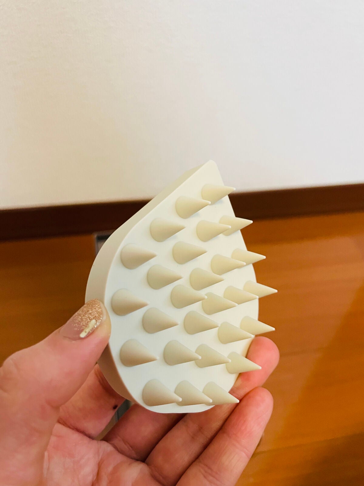 リラクシングマッサージブラシ マットホワイト|エトヴォスの口コミ 【頭皮のかゆみ撃退🛀シャンプーブラシ】 By Emily フォロバ