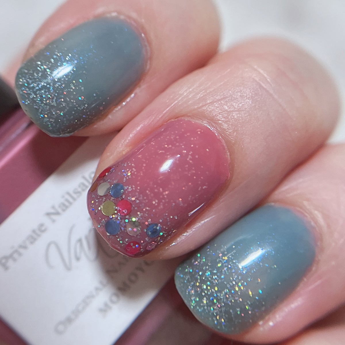 Nail Sネイルエス ・vartのマニキュアを使った口コミ 透け感が綺麗なブルーでラメグラデネイル By とわ10wa普通肌30