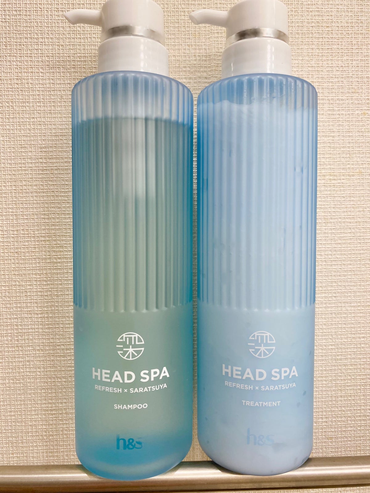 リフレッシュ × さらつや シャンプートリートメント|handsの口コミ 清涼感のあるボトルがお洒落 H&sから99に新発売! By ぽん