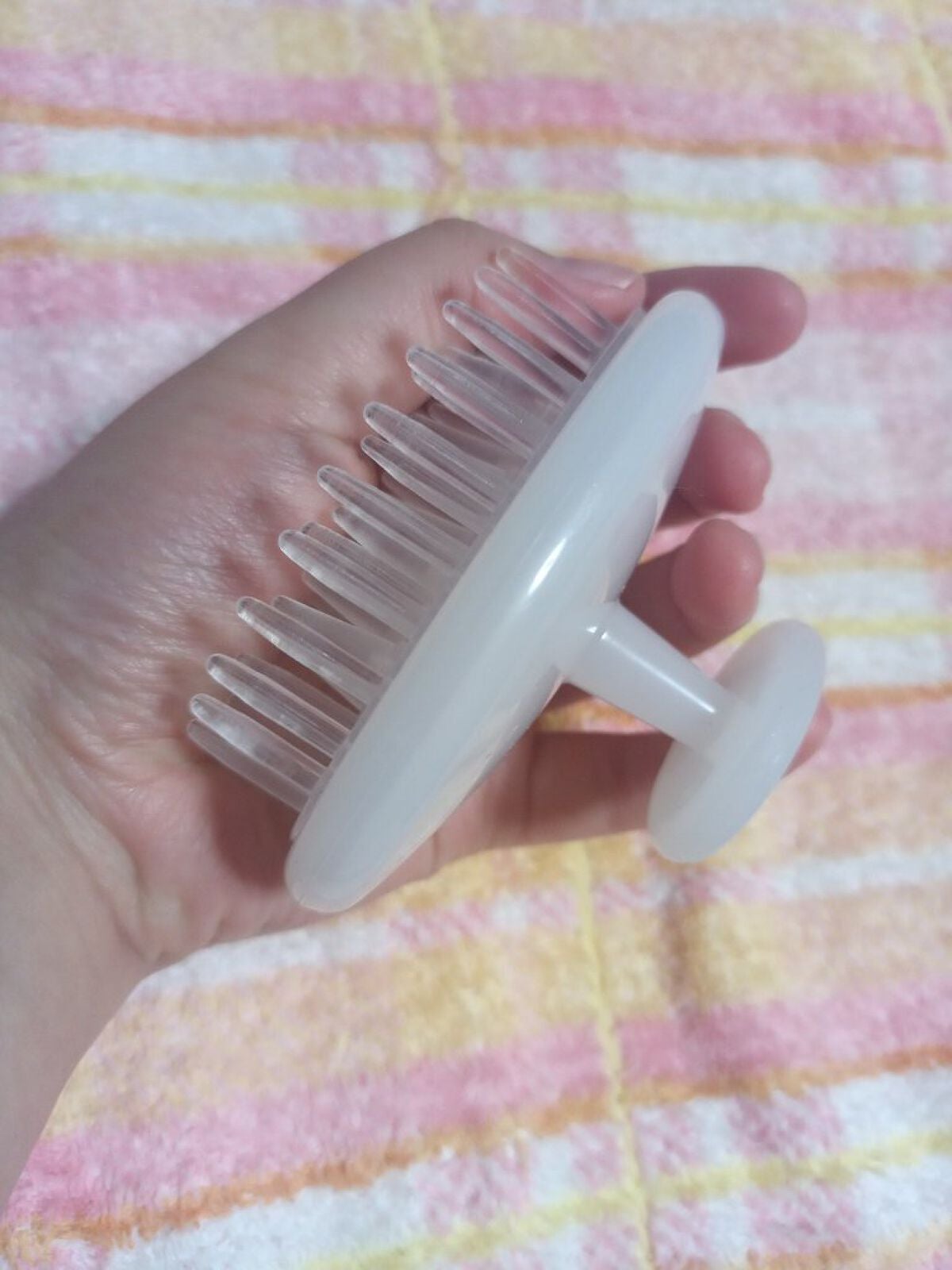 シャンプーマッサージャー|セリアの口コミ 梅雨のヘアケア 私のメイク必需品 コスメ購入品 ヘアケア購入品 By Hitomimmm