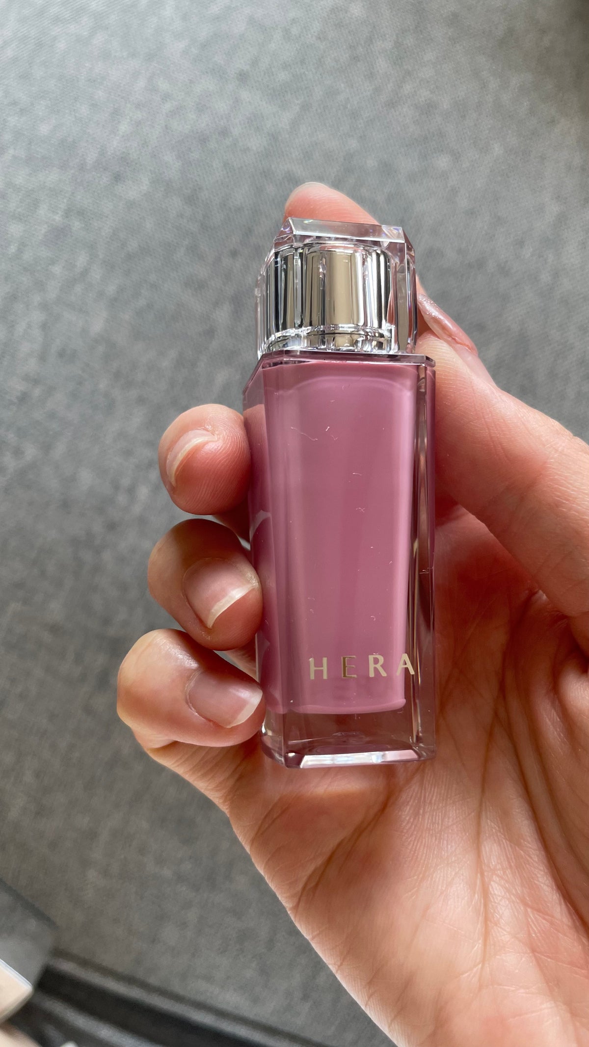 センシュアル フィッティング グロウ ティント|heraの口コミ 見て見て〜!可愛いグローティント。まず、パッケージが可愛いいい