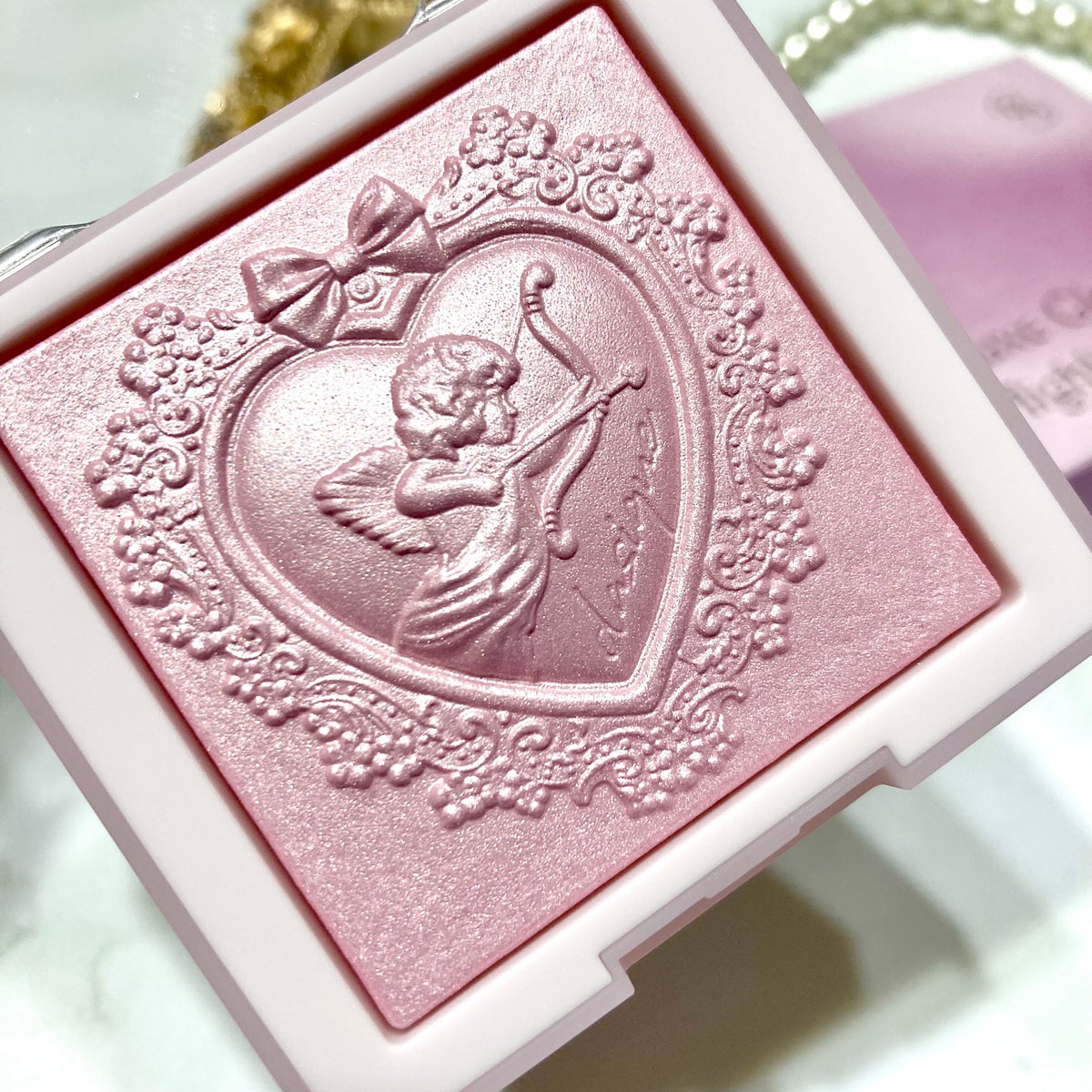 【限定ハイライト】ラックスグロウハイライター|dasiqueの人気色を比較 発売わずか5分で完売! 天使のハイライタ By ちゃんみ🐈