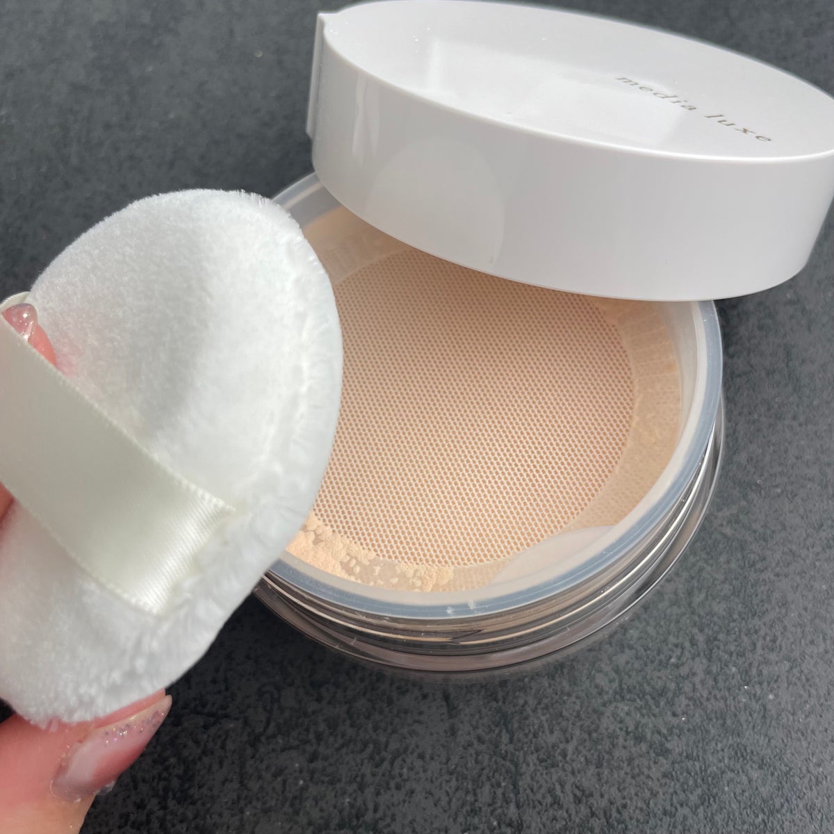 フェイスパウダー|media Luxeの口コミ 乾燥肌におすすめのルースパウダー!乾燥肌でも粉浮きせずに使えました! By たーたんフォロ