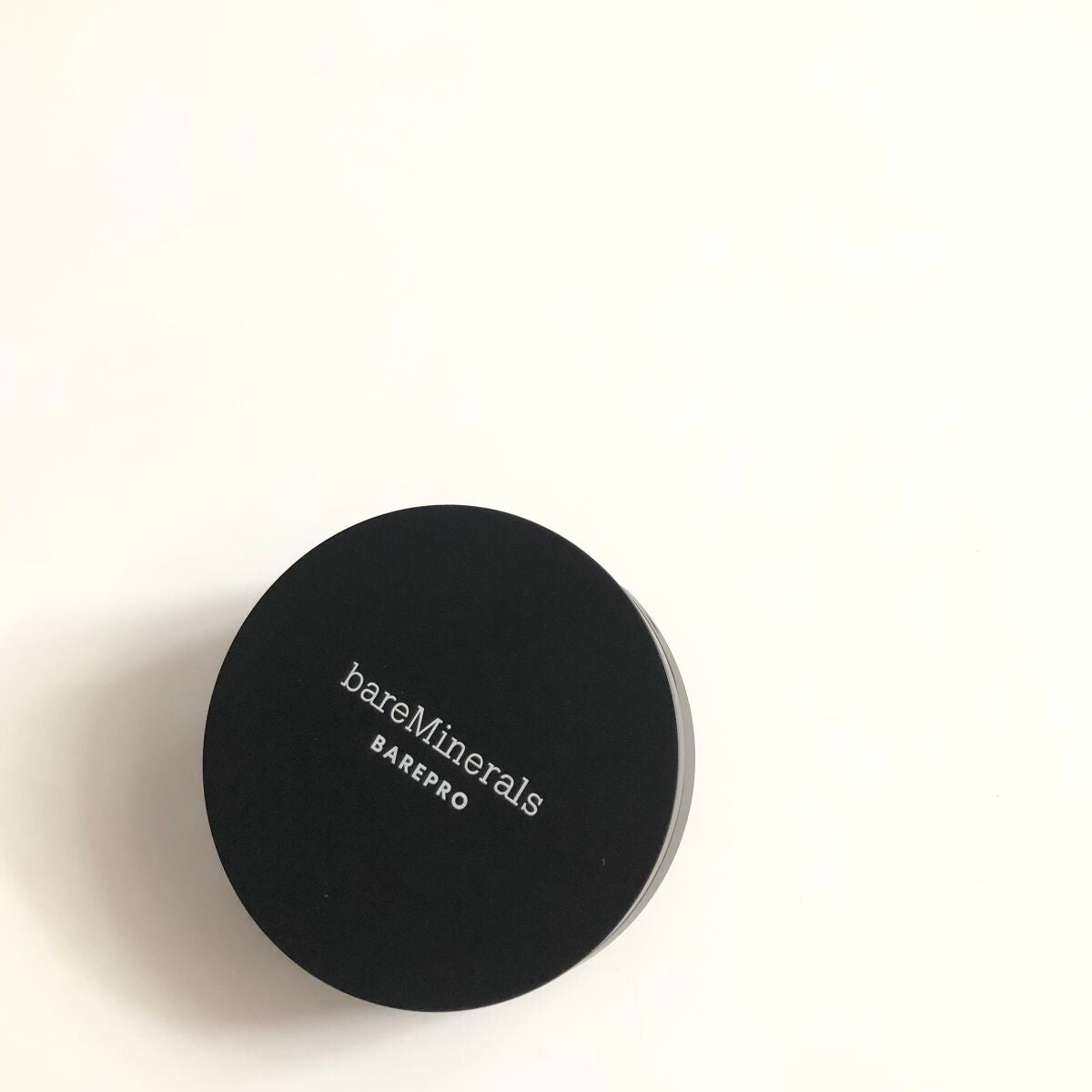 ベアプロ 16hr パウダー ファンデーション|baremineralsの使い方を徹底解説 丸型コンパクトのスタイリッシュなベアミネラ