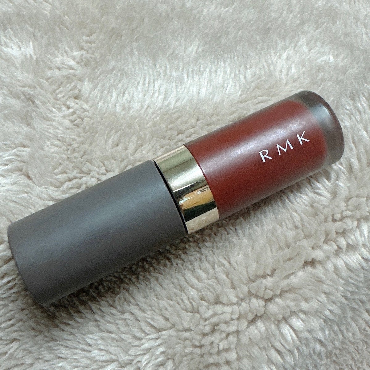 Rmk リクイド リップカラー|rmkは落ちないのか?色持ちに関する口コミ Rmk リクイド リップカラー 10 ロウ