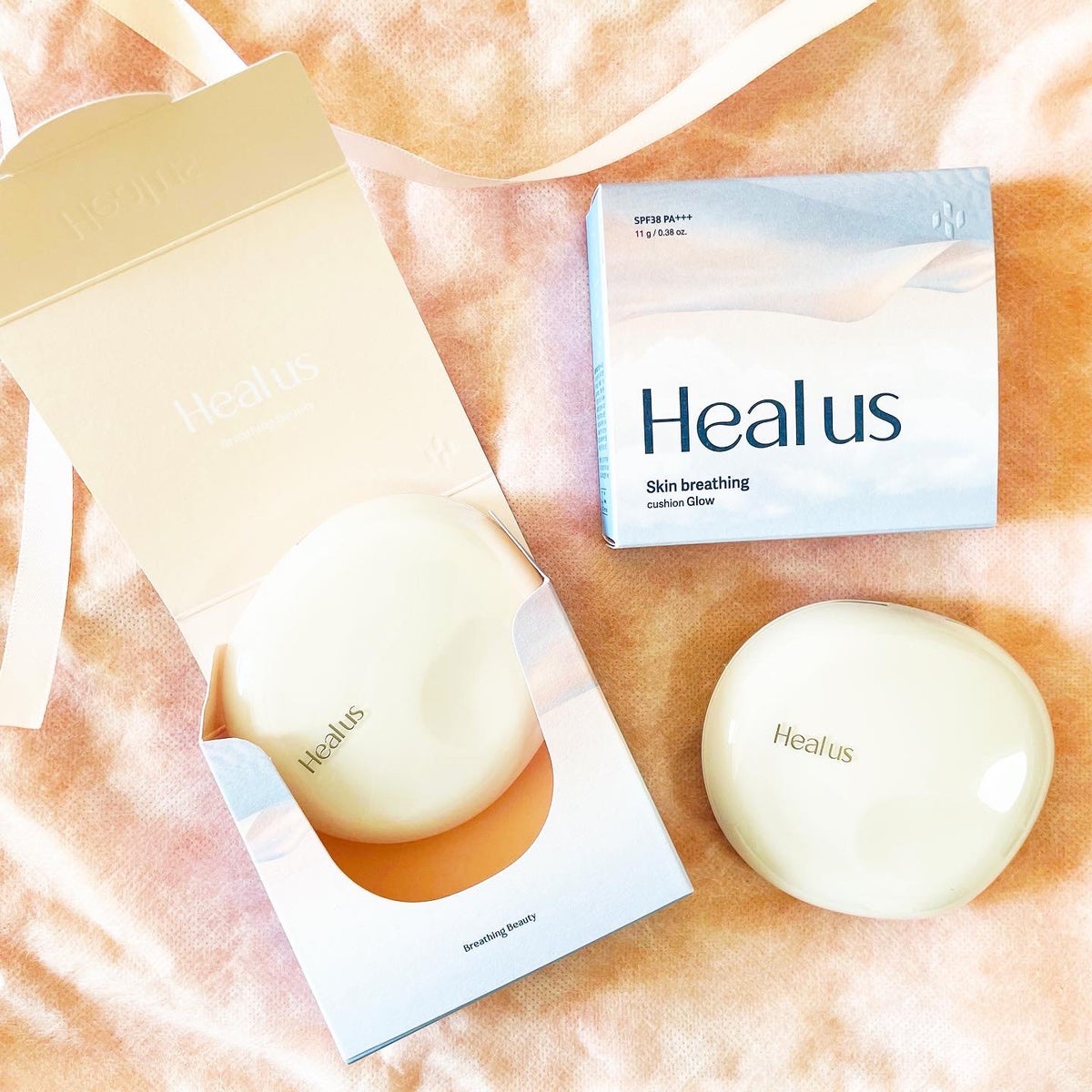 ブリージンググロークッション|healusの色味は?色選びの参考になる口コミ Drgの姉妹ブランド 【healusヒーアス】 By