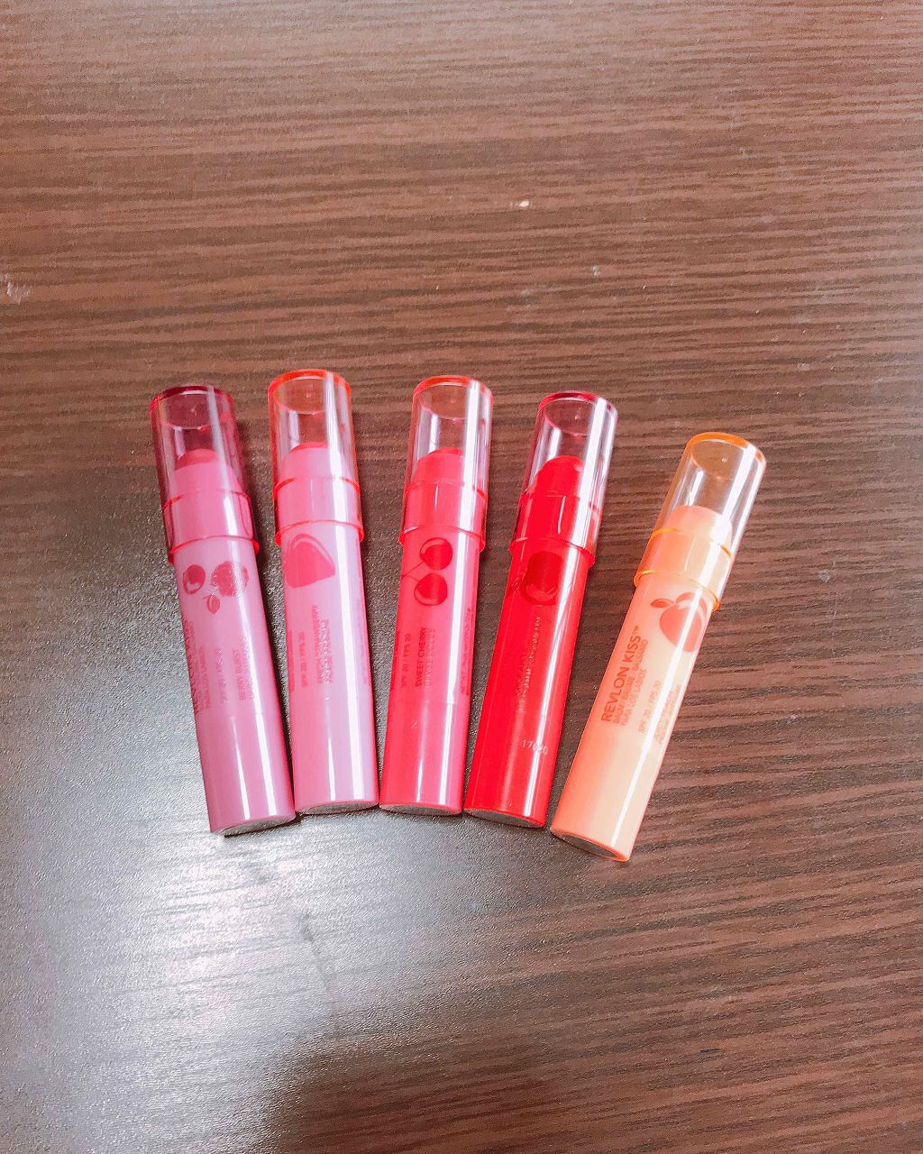 キス バーム|revlonの口コミ レブロンのキスバームです! 見た目と香りに惹かれて全種類買ってしまいました😻 By あお敏感肌20