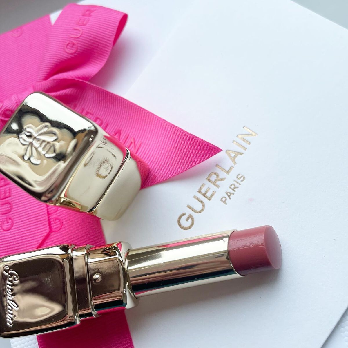 【新色レビュー】キスキス ビー グロウ|guerlainは落ちないのか?色持ちに関する口コミ ゲラン キスキス ビー グロウ By