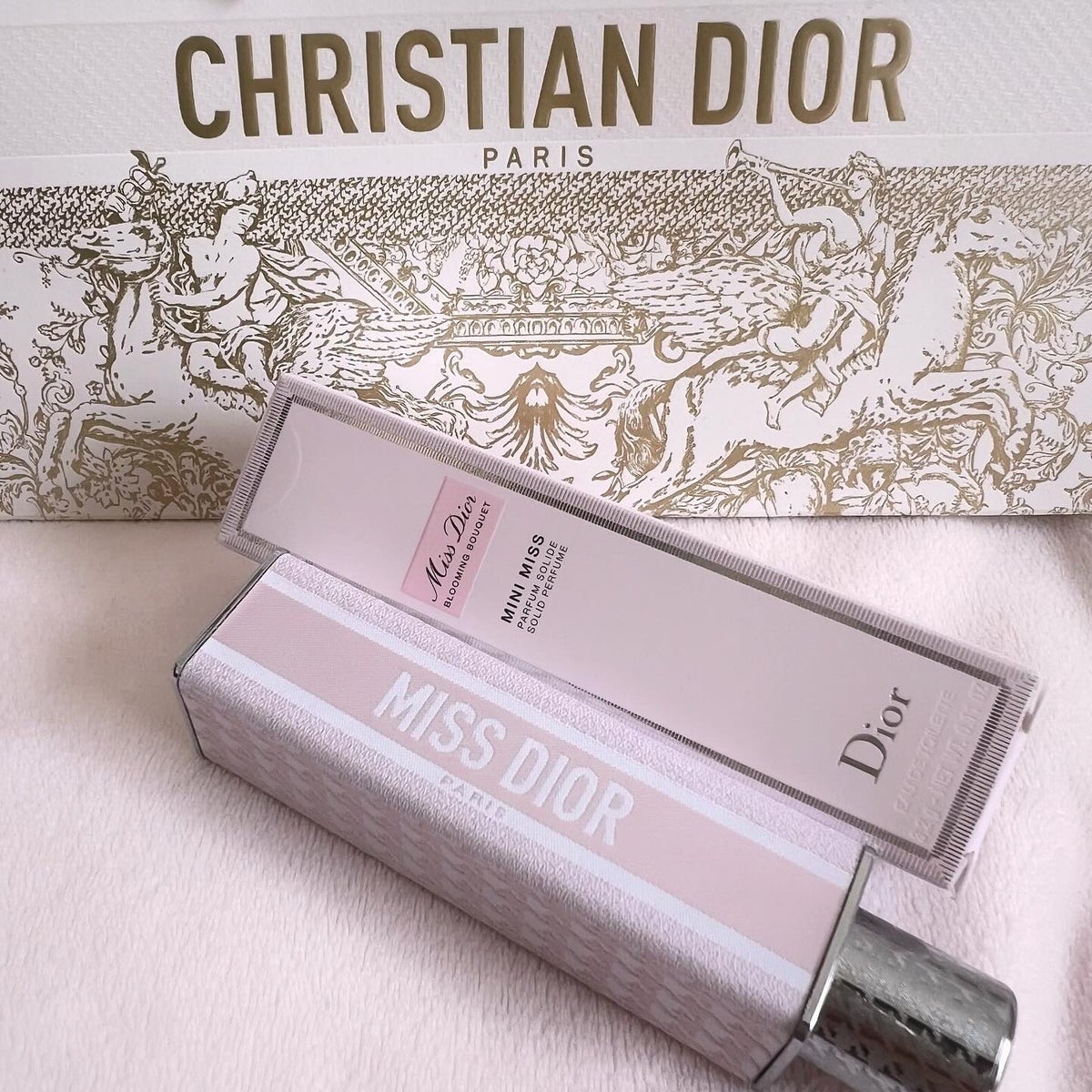 Diorの香水レディース ミス ディオール ブルーミング ブーケオードゥトワレ他、2商品を使った口コミ 見た目も香りも大優勝♡♡