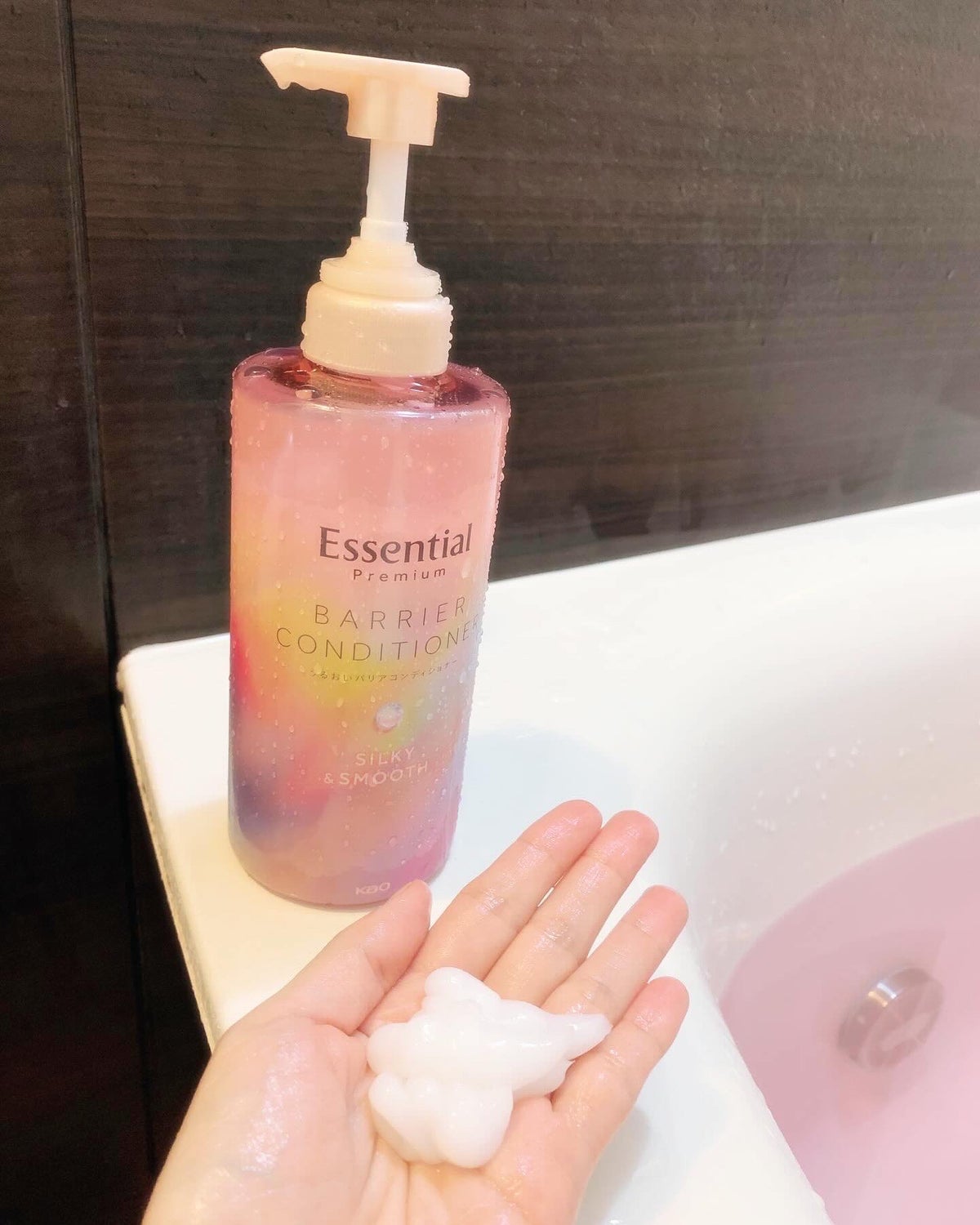 エッセンシャル プレミアム うるおいバリアシャンプーコンディショナー シルキー&スムース|エッセンシャルの口コミ Pr 花王