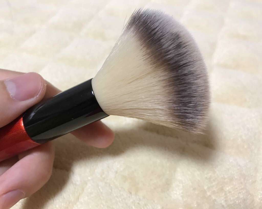 春姫 ファンデーションブラシ|daisoの口コミ「超優秀!100均で買えるおすすめメイクブラシ!ダイソーの春姫のファンデーションブラシです